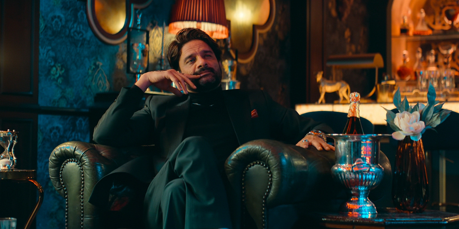 Jewel Thief Ending Explained: Why Does Rajan Kill Himself?