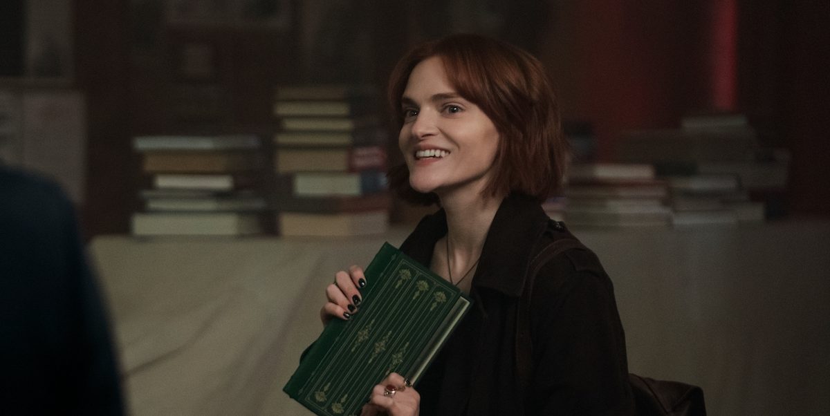 Who is Bronte in You Season 5? Who Plays Her?