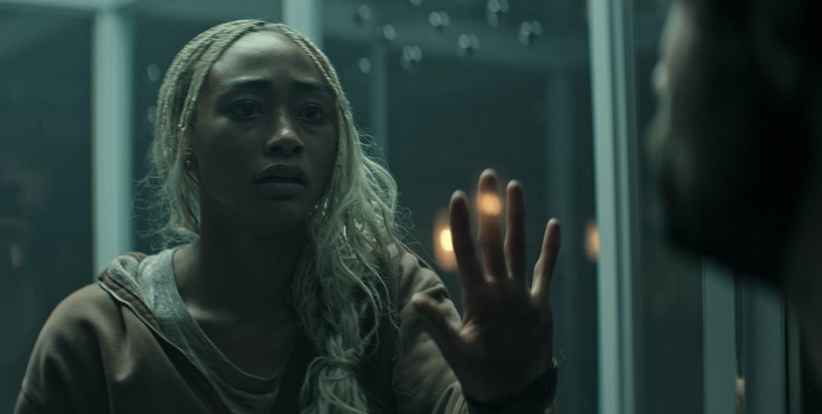 How is Marienne Alive in You Season 5?